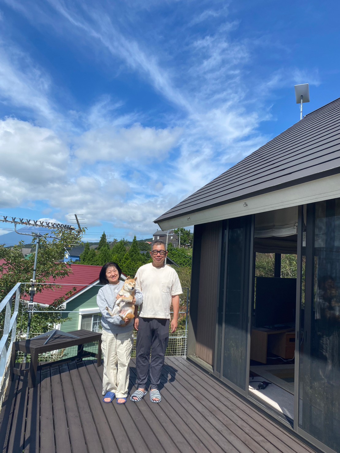 2023年9月25日 静岡県三島市蘆ノ湖S様邸 スターリンクアンテナ設置工事 | テレビアンテナ工事【みずほアンテナ】