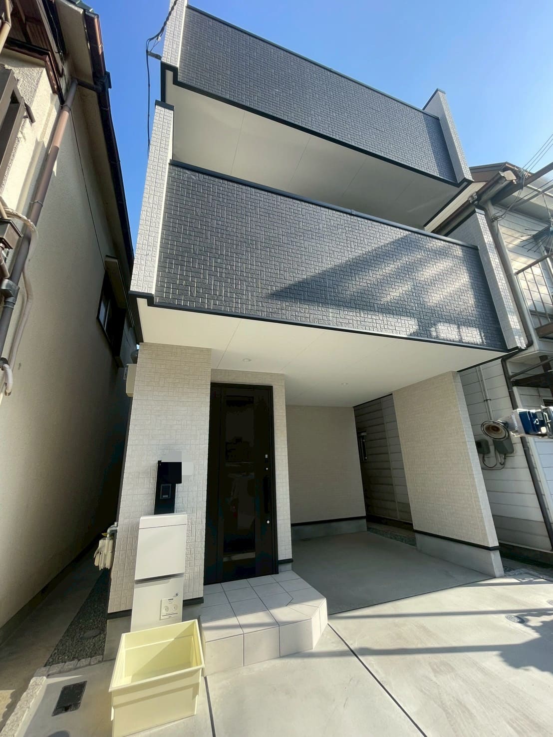 2025年4月4日 大阪府豊中市庄内宝町K様邸 デザインアンテナ設置工事 | テレビアンテナ工事【みずほアンテナ】